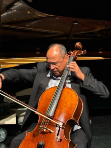 Many thanks to Mr. Lien for all his help during my visit to Taiwan! | 典藏佳音在佳典、佳典名琴蘊經典